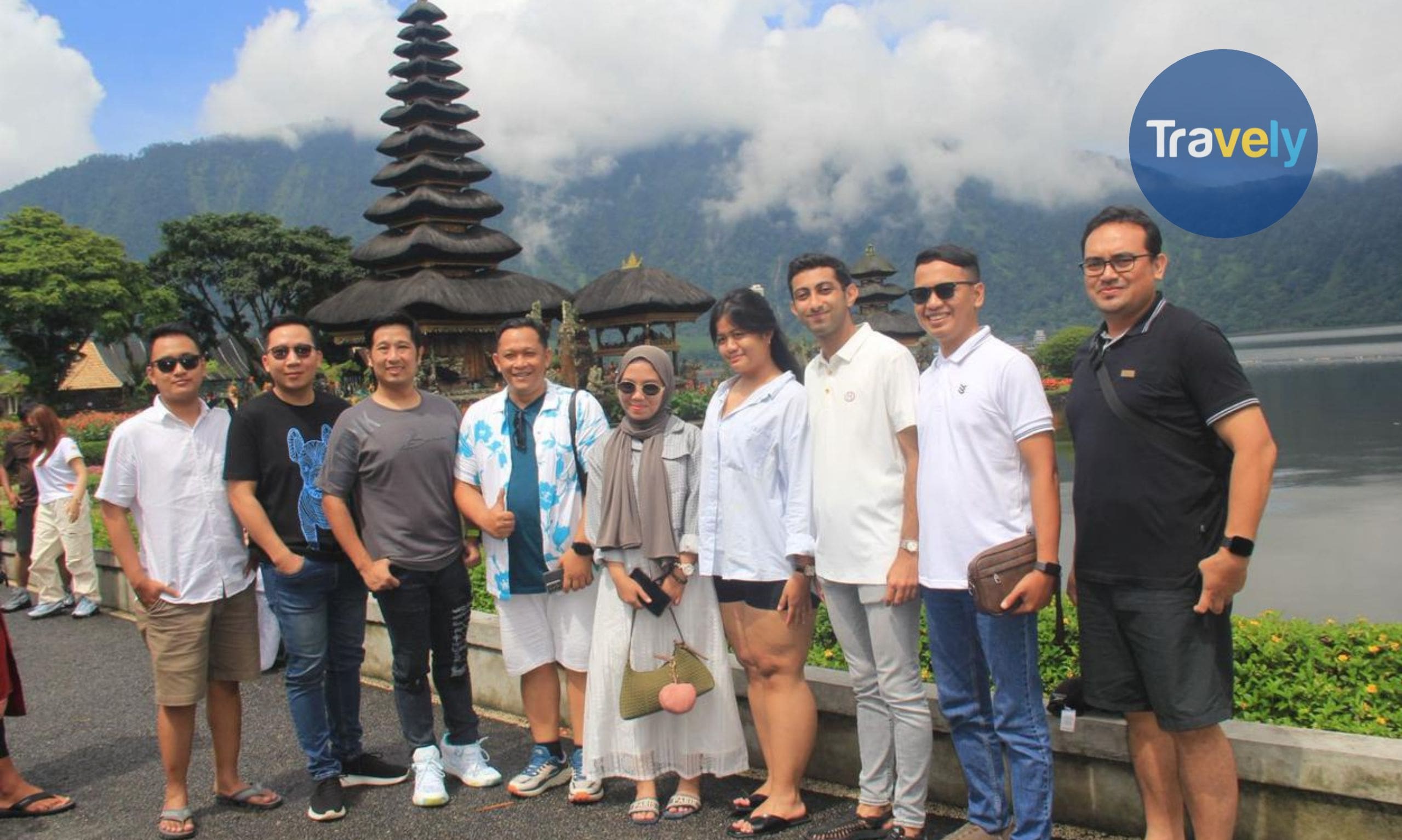 Paket Tour Group Bali 5 Hari 4 Malam Exotic Island - Travely Indonesia